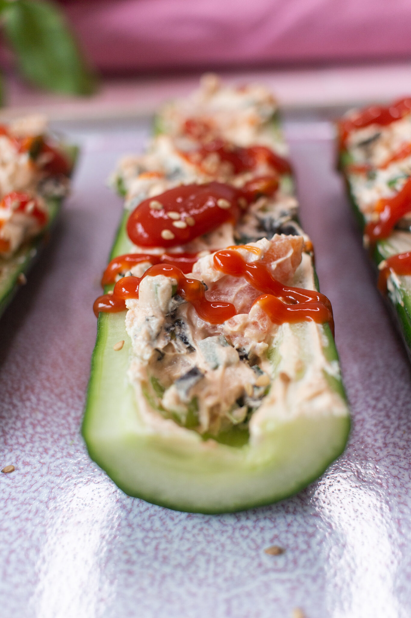 Der perfekte Low-Carb Snack: Gurken Schiffchen im Sushi Style! – Low ...